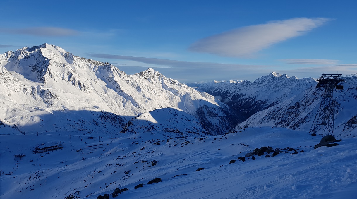 Stubaier Gletscher: Nicht nur in der Vorsaison ein Garant guten Schnees ...